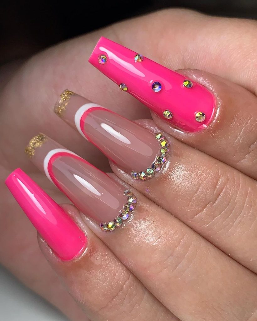 +25 Unhas decoradas com pedrarias: como aplicar e deixar suas unhas ...